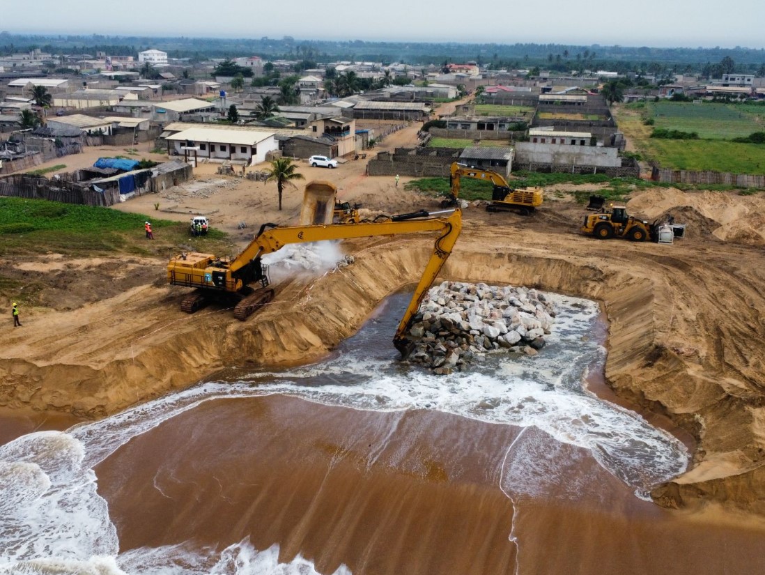 Boskalis starts work on major coastal protection project in Togo ...