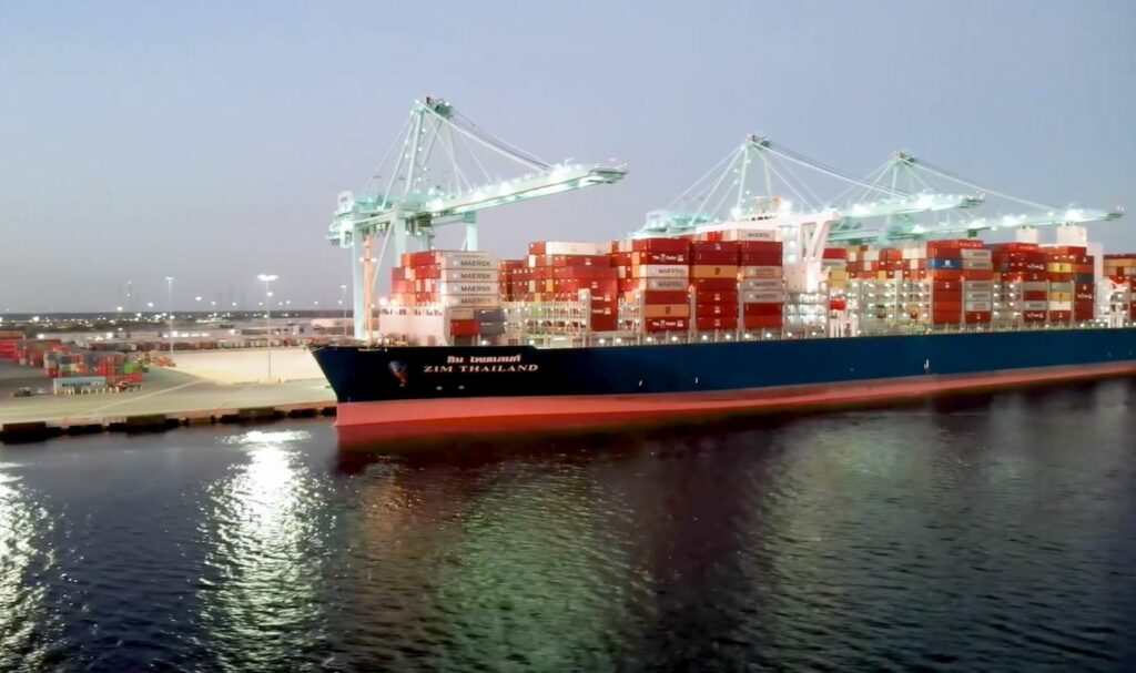 JAXPORT welcomes the deepest draft container ship ever to call ...