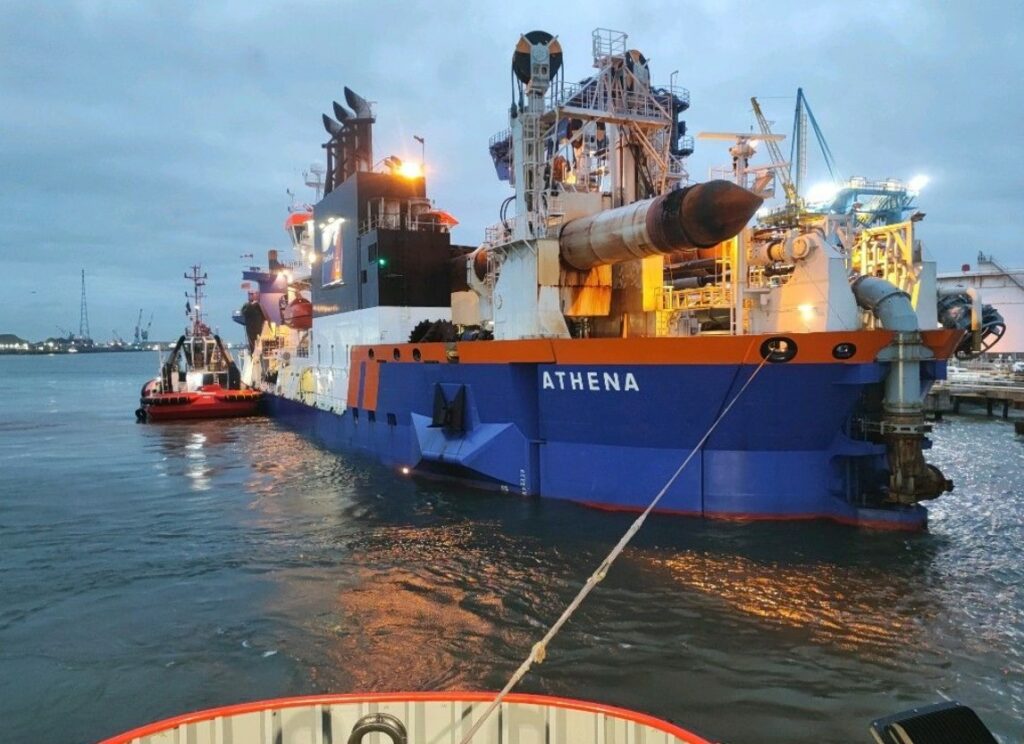 Van Oord's dredger Athena ready for the River Tees scheme - Dredging Today