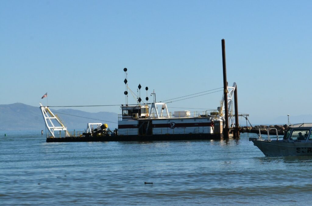 "Sandpiper" wraps up emergency dredging of Santa Barbara Harbor ...