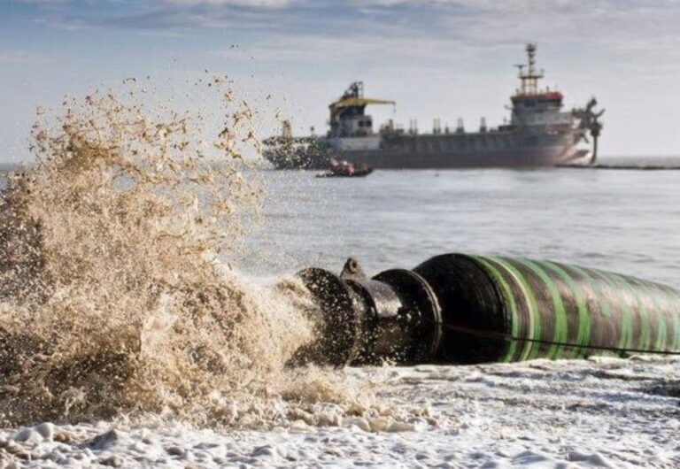 Picture of the Day: Dredger "Murden" at Work - Dredging Today