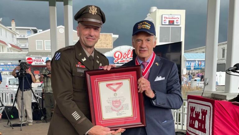 USACE awards Senator Carper with highest civilian honor - Dredging Today