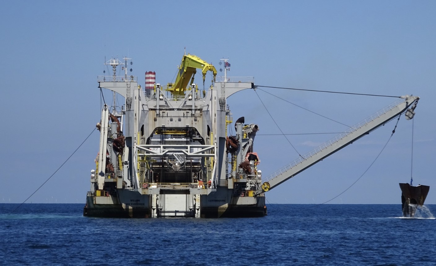CSD Willem van Rubroeck dredging in France (PHOTO) - Dredging Today
