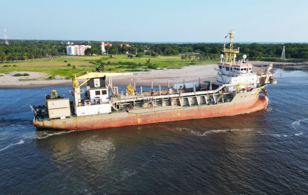 Boskalis TSHD Crestway busy at Puerto Chiapas - Dredging Today