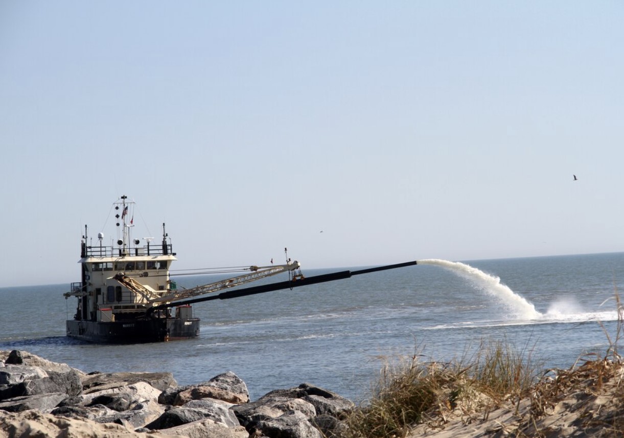 Dredge Merritt begins Rudee Inlet dredging - Dredging Today