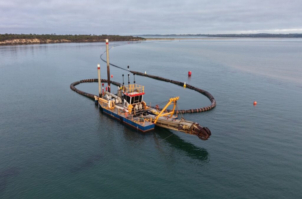 Working beneath the surface: Rochester Harbor dredging (VIDEO ...